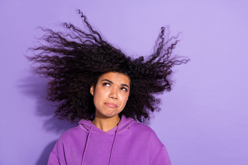 What Causes Static Hair In Winter? Here’s How To Fix It | Kintsugi Hair